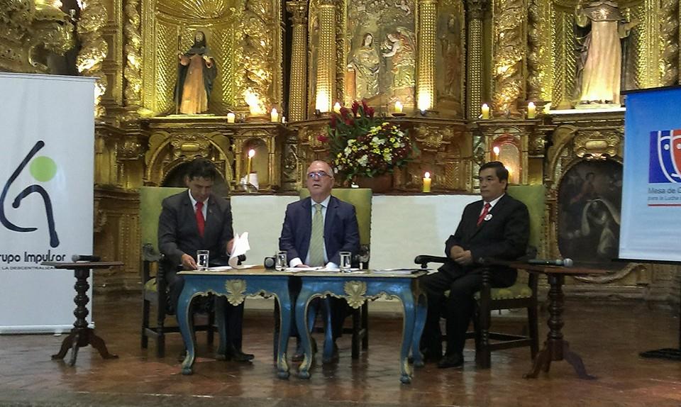 Candidatos al Gobierno Regional del Cusco Edwin Licona y Benicio Ríos ...