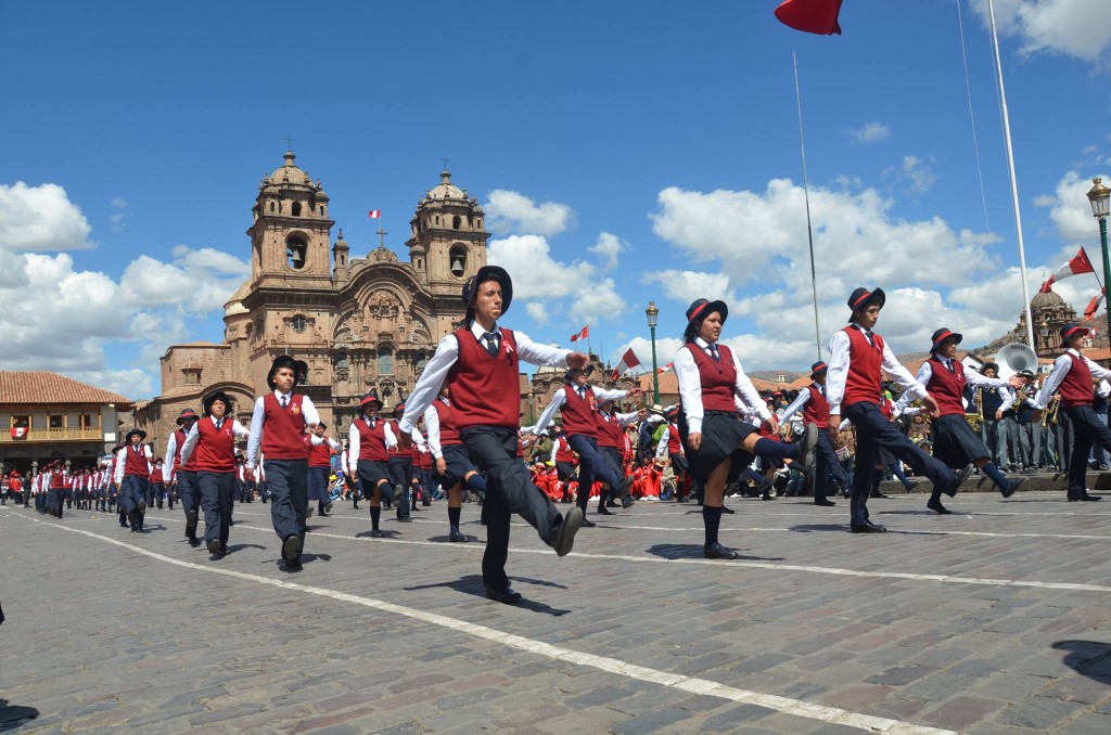 Tradicional desfile escolar de fiestas patrias se realizará en la Plaza ...