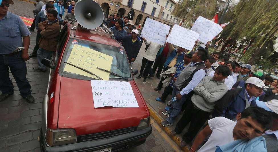 Autos Tico ya no pueden prestar servicio de taxi en Cusco « Cusco en ...